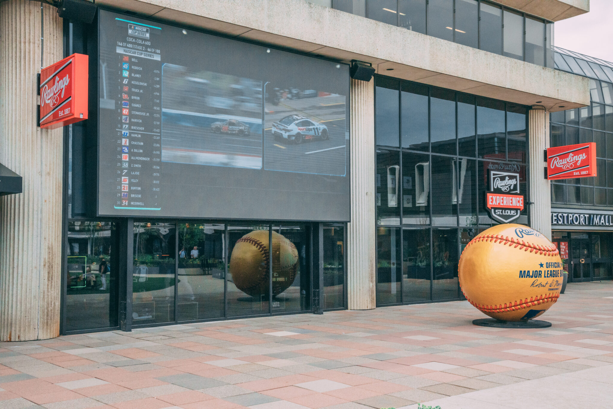 The Power of the Video Wall in Modern Business Environments - TSI ...